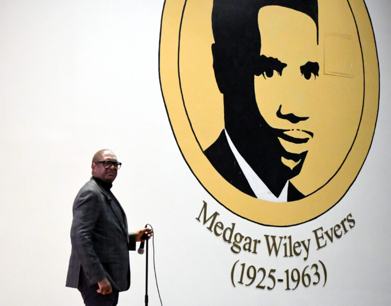 Dr. Mathew Knowles bring entrepreneur tips to Medgar Evers College ...